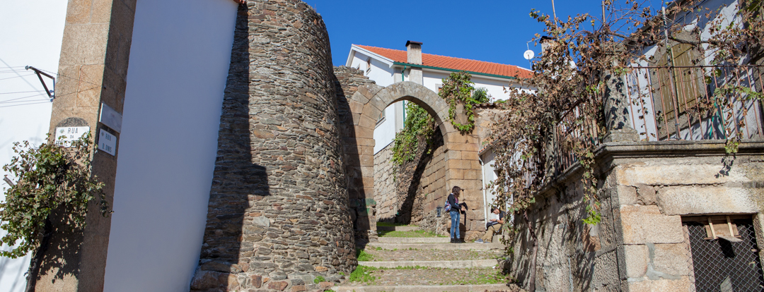 Porta de D. Dinis Vila Flor – Torres, castillos y fortalezas
